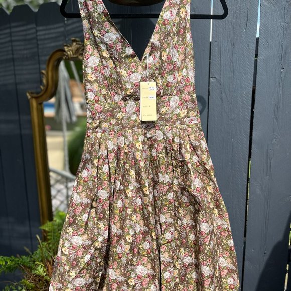 Modcloth | Dresses | Nwt Mod Cloth Fitnflare Floral Dress | Poshmark